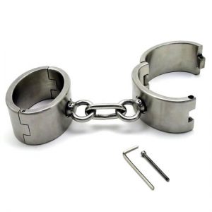 Heavy manacles – SteelBound.co.uk